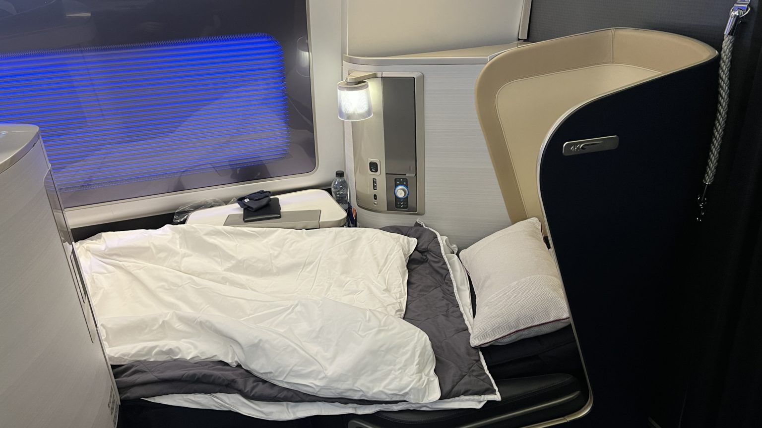 British Airways First Class London to Atlanta aboard the 777-200ER ...