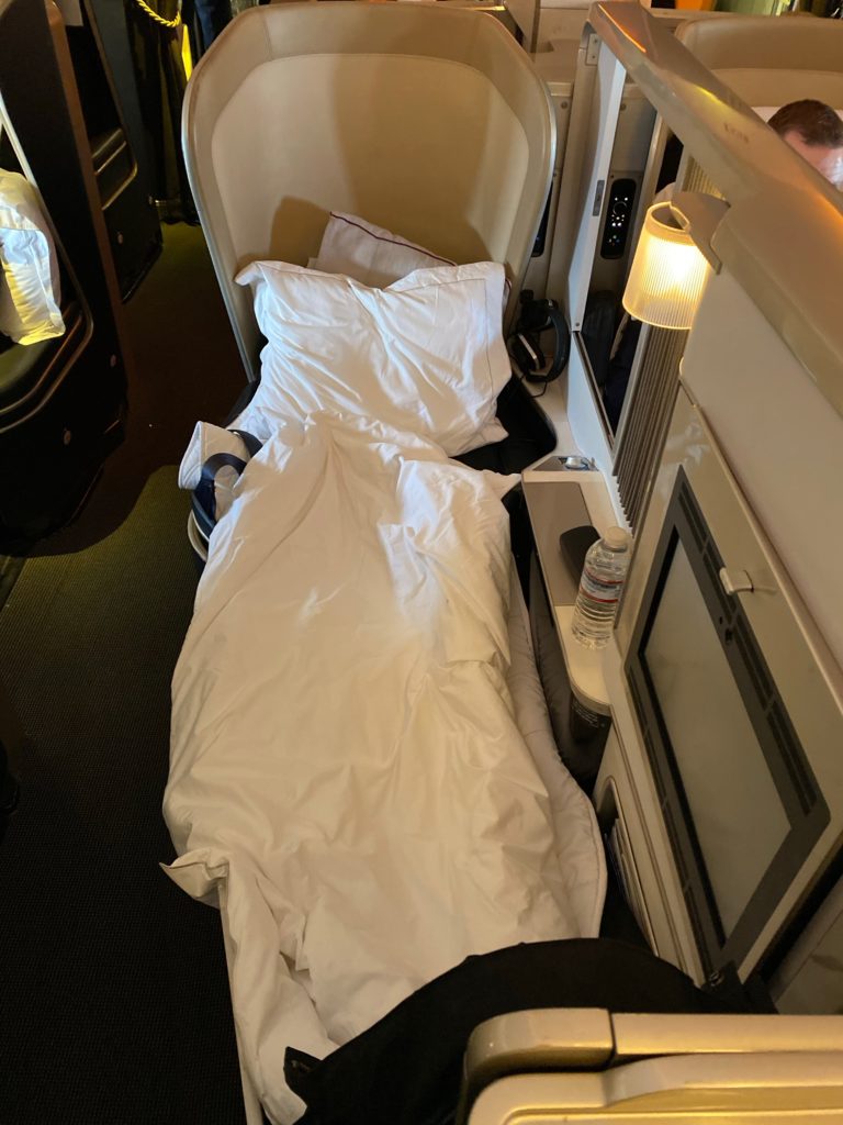 Review: British Airways First Class 747 Los Angeles to London - Monkey ...