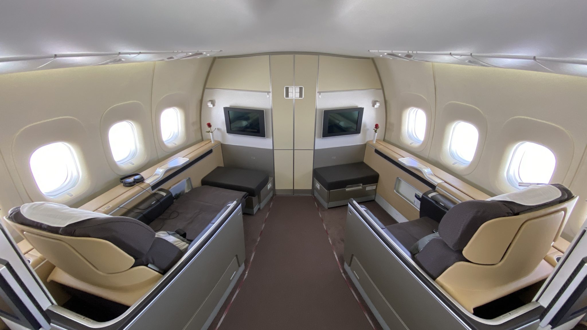 American Airlines First Class 777-300ER Dallas to London Review ...