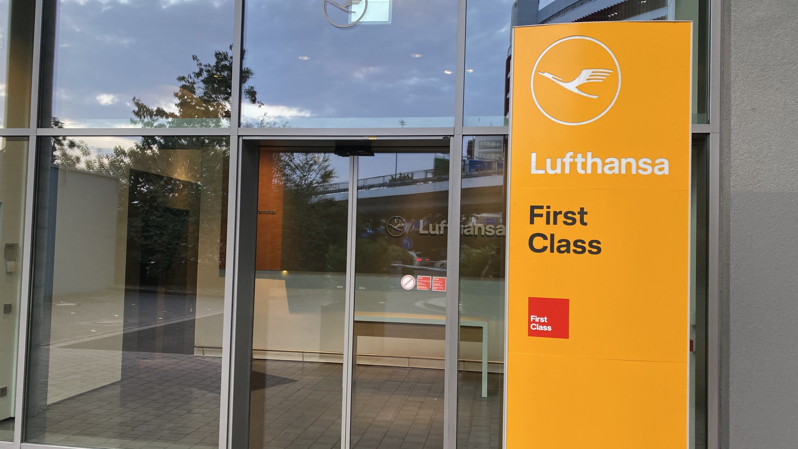Lufthansa First Class Terminal Frankfurt2 - Monkey Miles