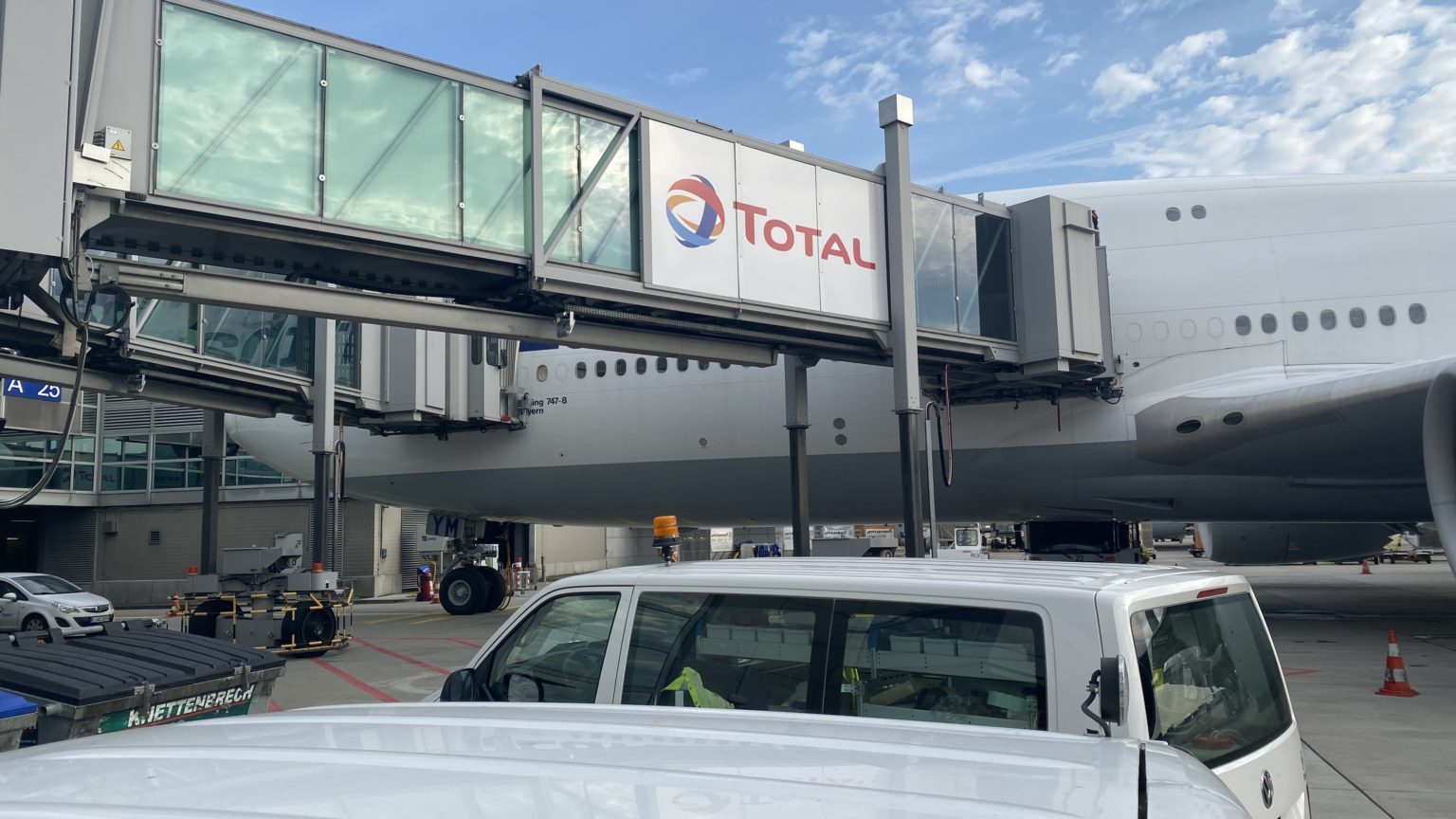 Review: Reopened Lufthansa First Class Terminal Lounge Frankfurt ...