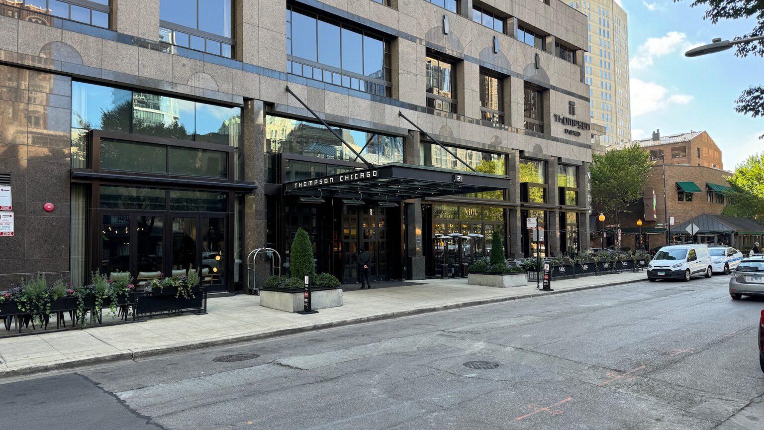 Review: Thompson Chicago ( Thompson Suite with a KILLER view ) - Monkey ...