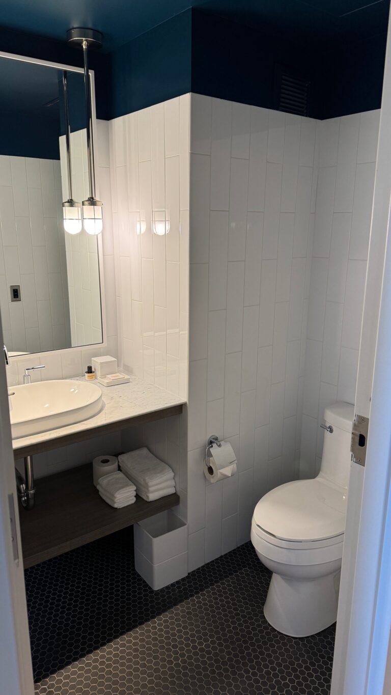 Review: Thompson Chicago ( Thompson Suite with a KILLER view ) - Monkey ...