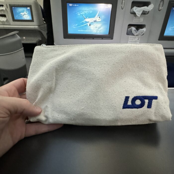 LOT Business Class 787-8 Review - A LOT left to be desired - Monkey Miles